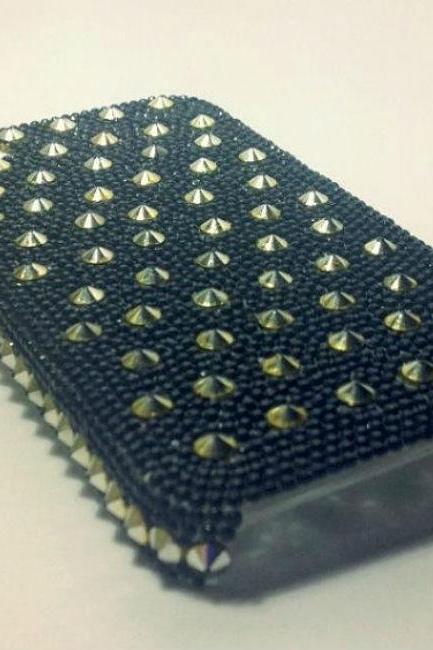 Spikes & Studs on Luulla